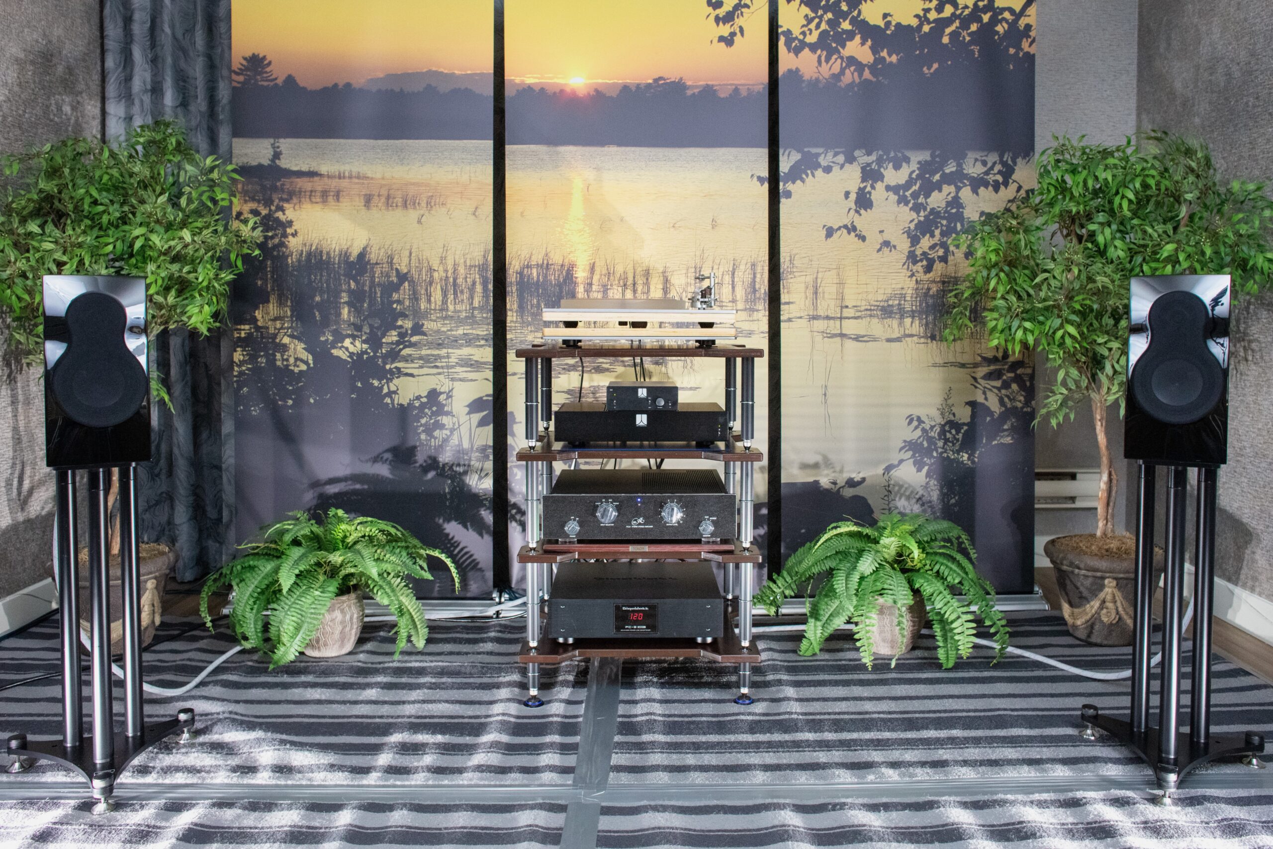 Tiglon | We exhibited at the audio show held in Toronto, Canada.